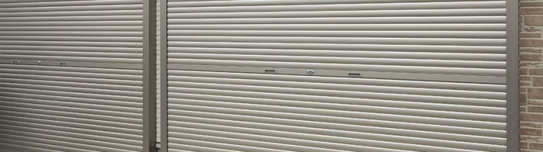 Wij plaatsen uw rolpoorten en garagedeuren!